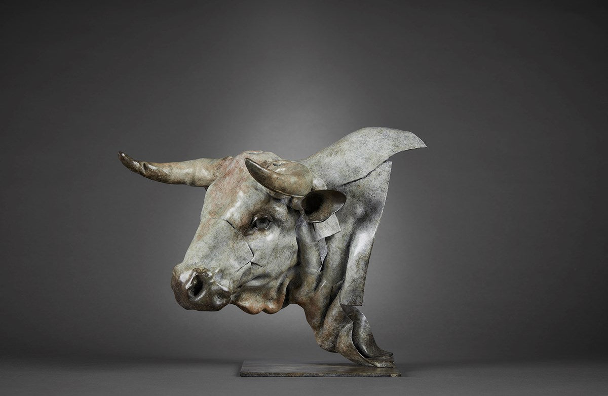 White Park Bull | Fred Gordon – Clarendon Fine Art